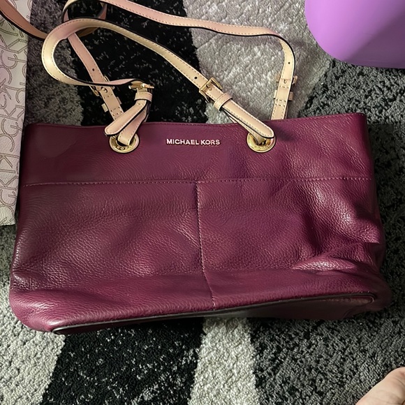 MICHAEL Michael Kors | Bags | Michael Kors Maroon Side Packet Tote ...